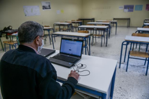 Ξανά κλειστά σχολεία, άνευ λόγου, δίχως επιμόρφωση εκπαιδευτικών και με ...
