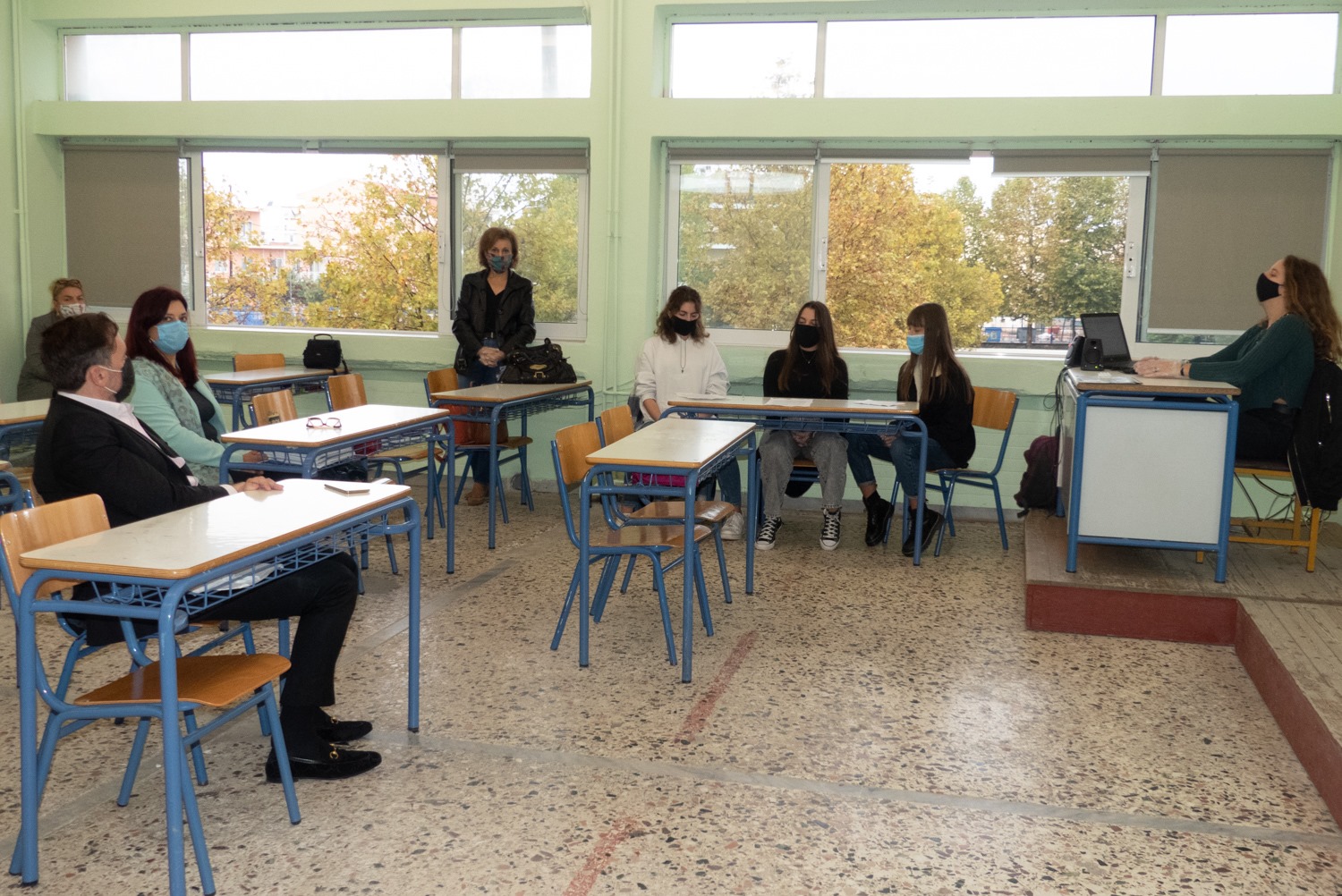 Κεραμέως: Δεν υπάρχει καμία συζήτηση για κλείσιμο σχολείων - Η ΓΝΩΜΗ