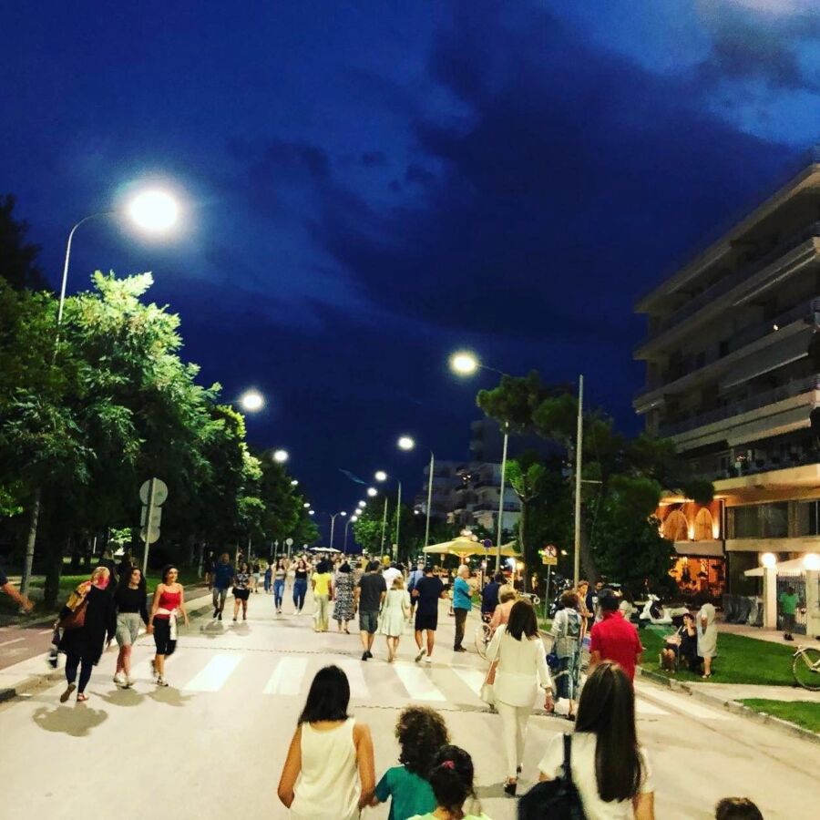 Τροποποίηση κυκλοφορίας στην παραλιακή οδό της Αλεξανδρούπολης το βράδυ ...