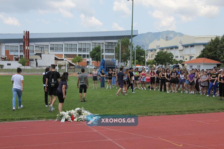 Θρήνος στο ΤΕΦΑΑ Κομοτηνής: Λουλούδια στη μνήμη της συμφοιτήτριάς τους ...