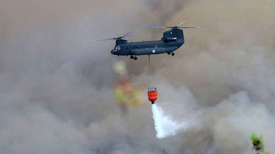 Δύο Chinook με κάδους πυρόσβεσης καταφτάνουν στον Έβρο - Η ΓΝΩΜΗ