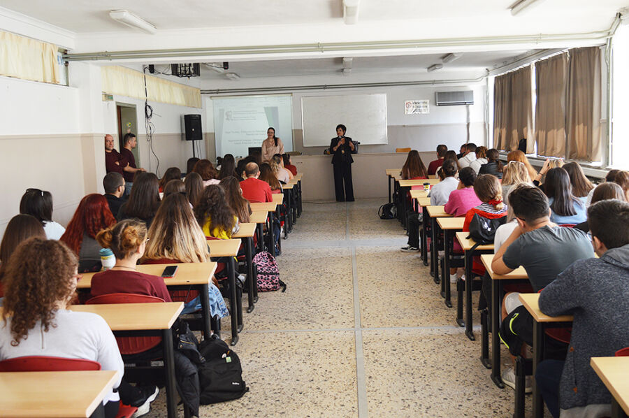 ΔΠΘ: Πανεπιστημιακά μαθήματα για πολίτες από το Τμήμα Γλώσσας ...