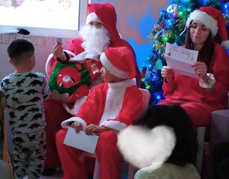 Ο Αγιος Βασίλης ήρθε και πρόσφερε χαρά σε κάθε παιδί της ΑΡΣΙΣ στην ...