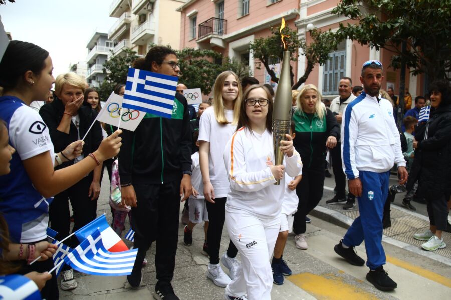 Η Ολυμπιακή Φλόγα φώτισε την Αλεξανδρούπολη - Η ΓΝΩΜΗ